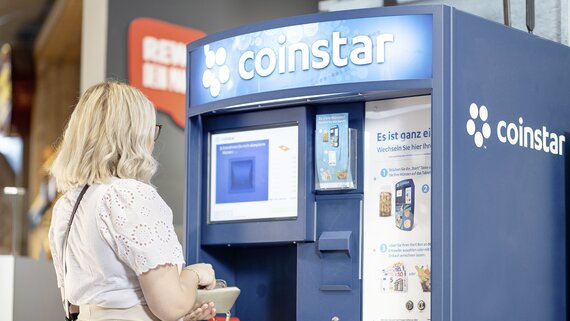 kleingeld-sinnvoll-nutzen-mit-coinstar-bei-rewe | REWE Presse