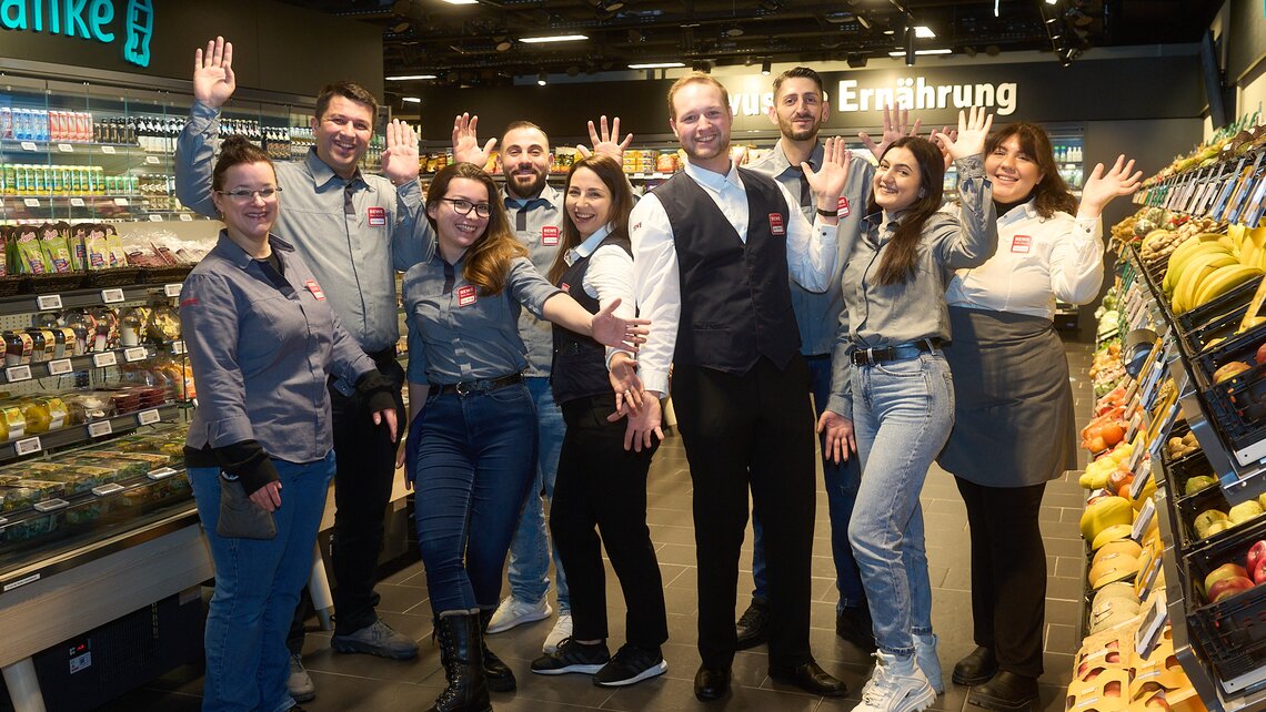 Erster autonomer REWE Pick&Go-Markt in München eröffnet | REWE Presse