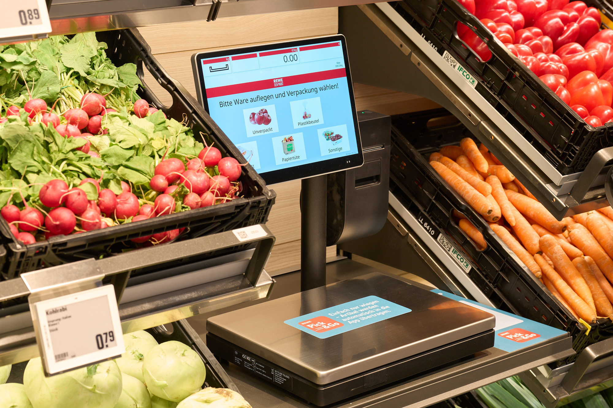 Erster autonomer REWE Pick&Go-Markt in München eröffnet | REWE Presse