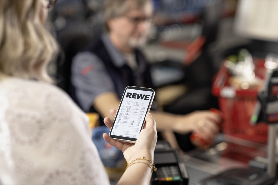Papier sparen mit REWE App und eBon | REWE Presse