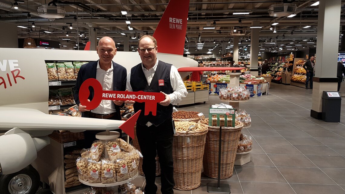 REWE eröffnet großes Frische-Paradies im Roland Center | REWE Presse