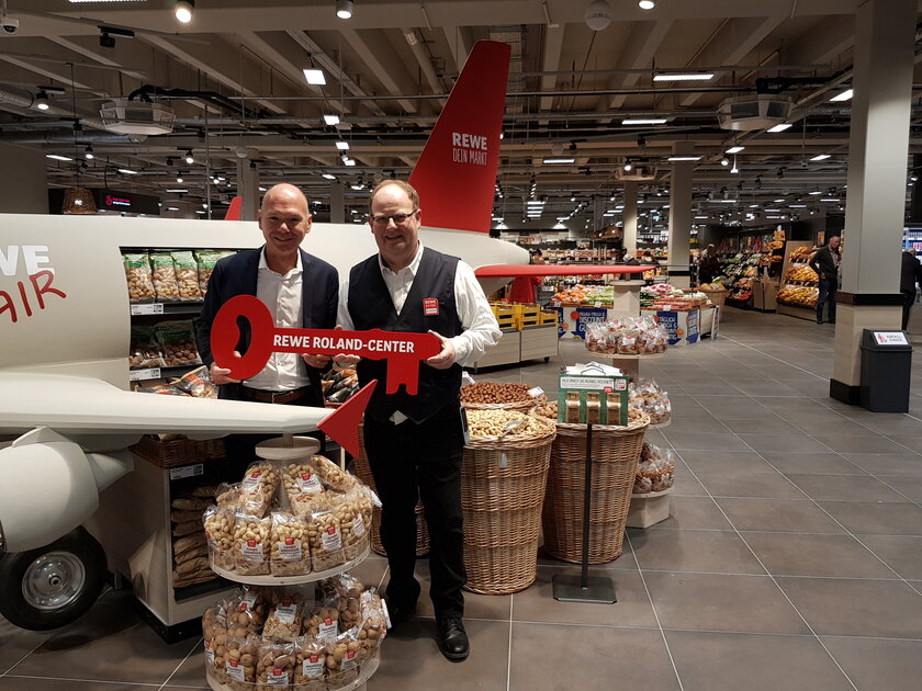 REWE eröffnet großes Frische-Paradies im Roland Center | REWE Presse