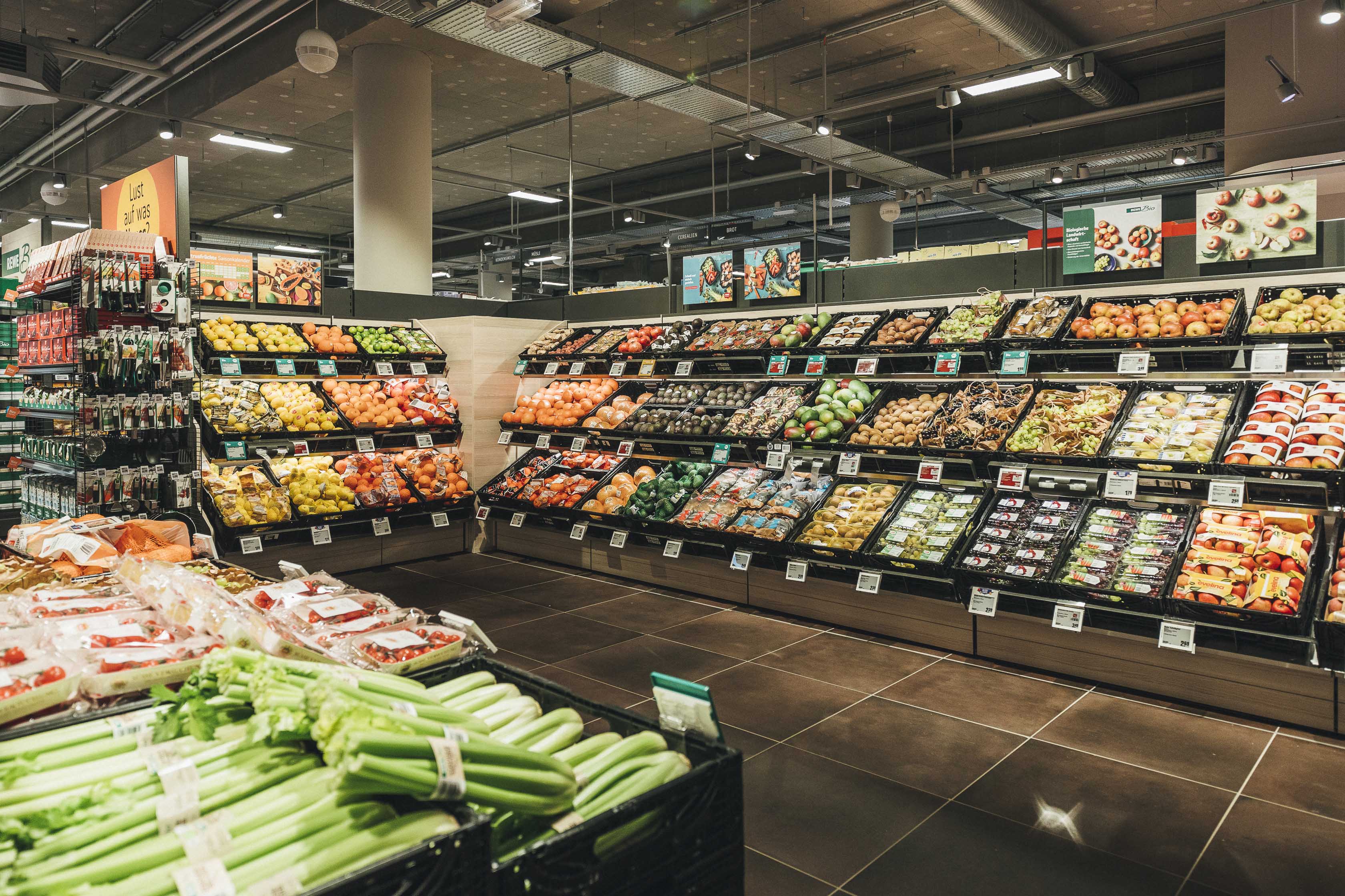 Einkaufen bei REWE in der WATERKANT Berlin | REWE Presse