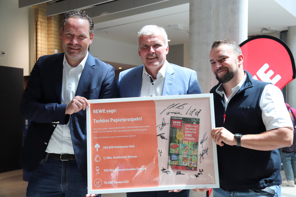 REWE verabschiedet sich von Papierprospekt in Thüringen | REWE Presse