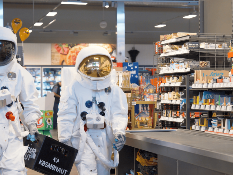 REWE startet mit Eigenmarkenbier: Kosmonaut | REWE Presse