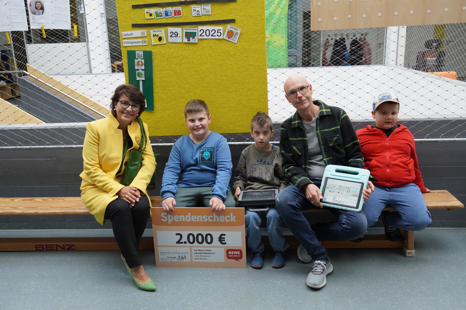 REWE Südwest spendet an Tom-Mutters-Schule | REWE Presse