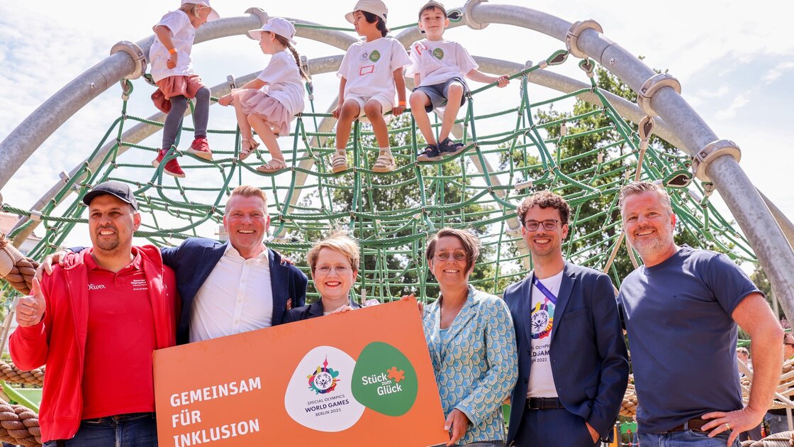 "Stück zum Glück" veranstaltet die "Spielplatz Special Olympics" | REWE ...