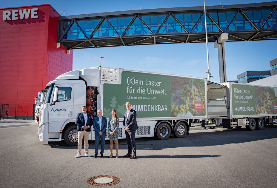 pilotprojekt-fuer-eine-nachhaltigere-logistik | REWE Presse