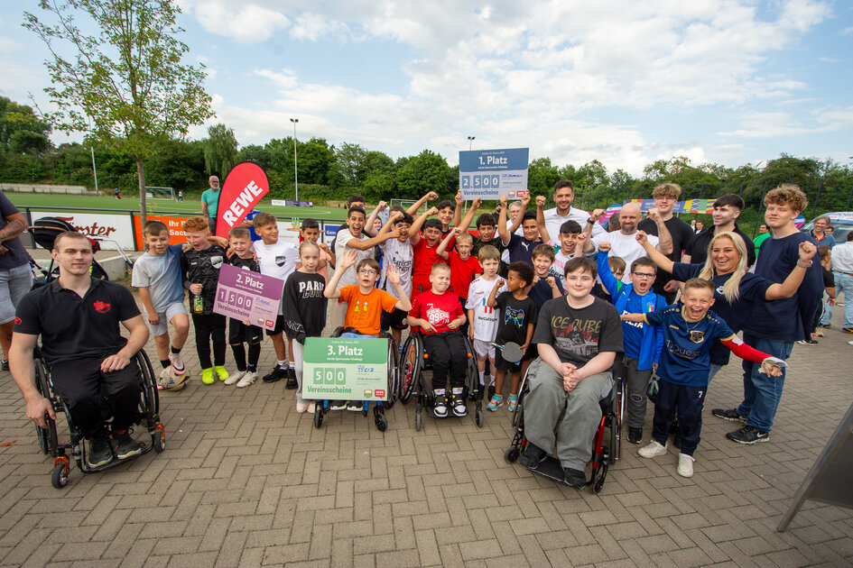 REWE spendet 200.000 Euro für Inklusion | REWE Presse