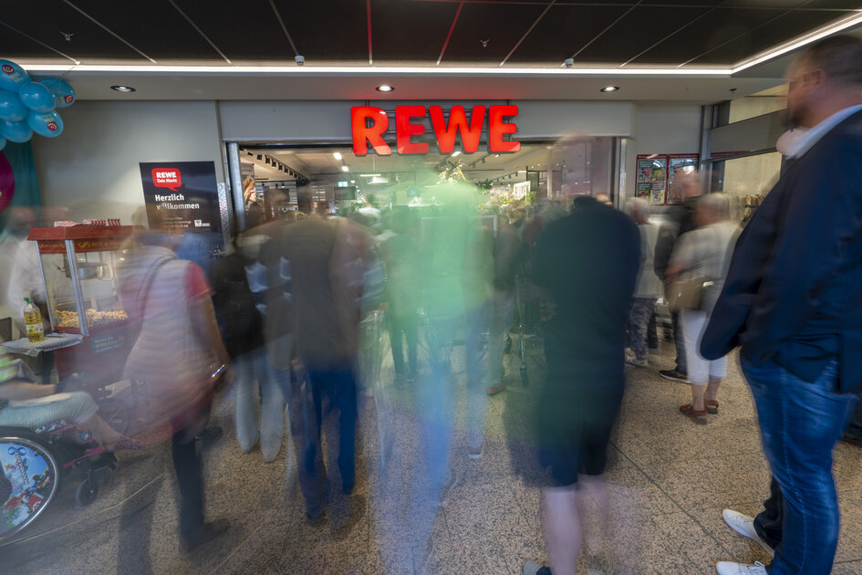 REWE am Salvador-Allende-Platz ist zurück | REWE Presse