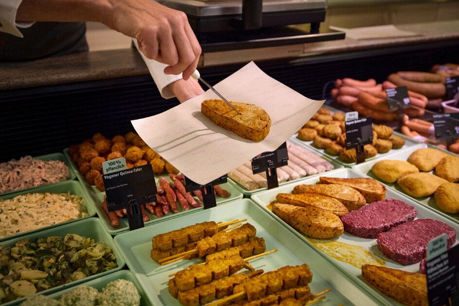 Bio, Käse und vegan als Grilltrends im REWE Lieferservice | REWE Presse